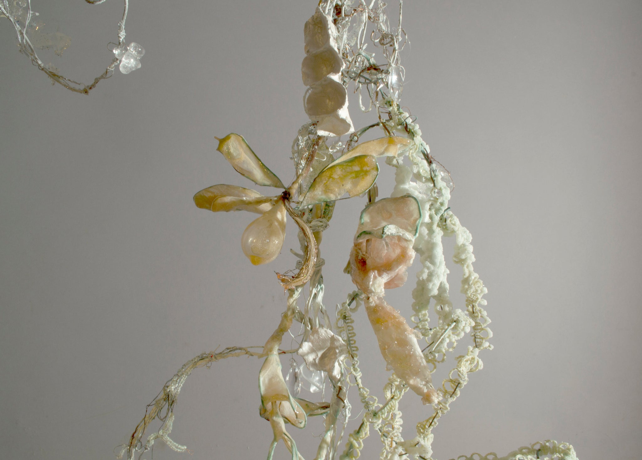 Botanical Pearl White Climbing Vine Wall Art Sculpture ~ Dulce Vinea ...